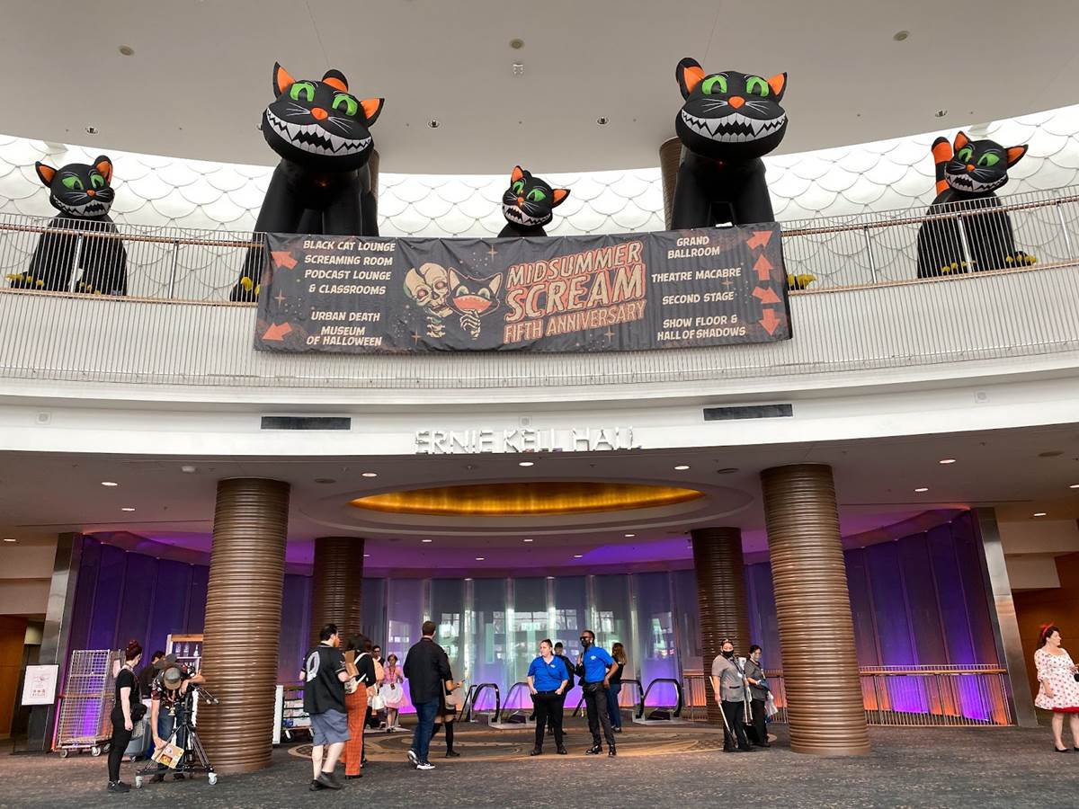 Photos/Video: Midsummer Scream Halloween and Horror Convention Makes ...