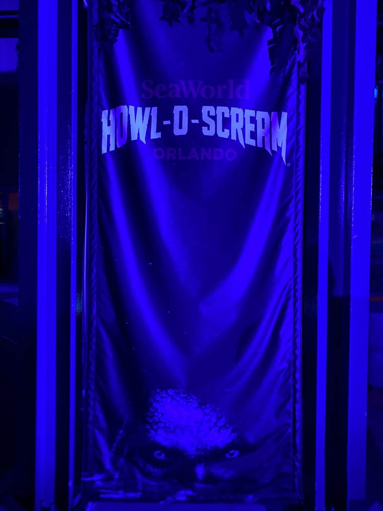 Event Review: Howl-O-Scream SeaWorld Orlando - LaughingPlace.com
