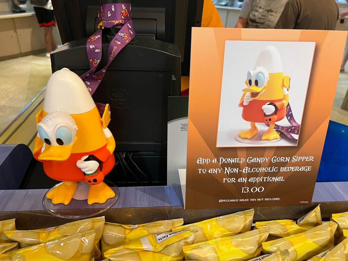 Halloween Donald Duck Candy Corn Sipper Arrived at Walt Disney World