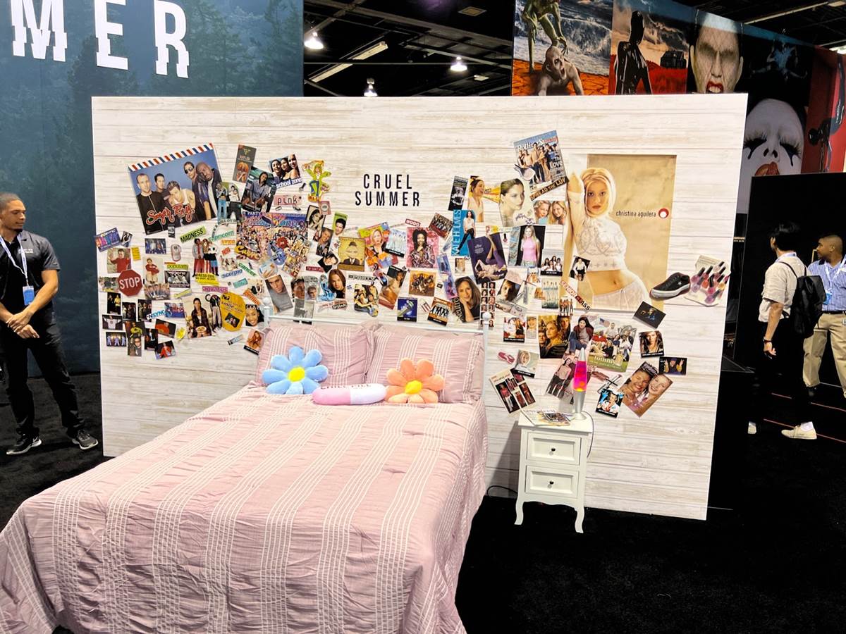 Video/Photos: Preview the "Journey Into Storytelling" Booth from Disney ...