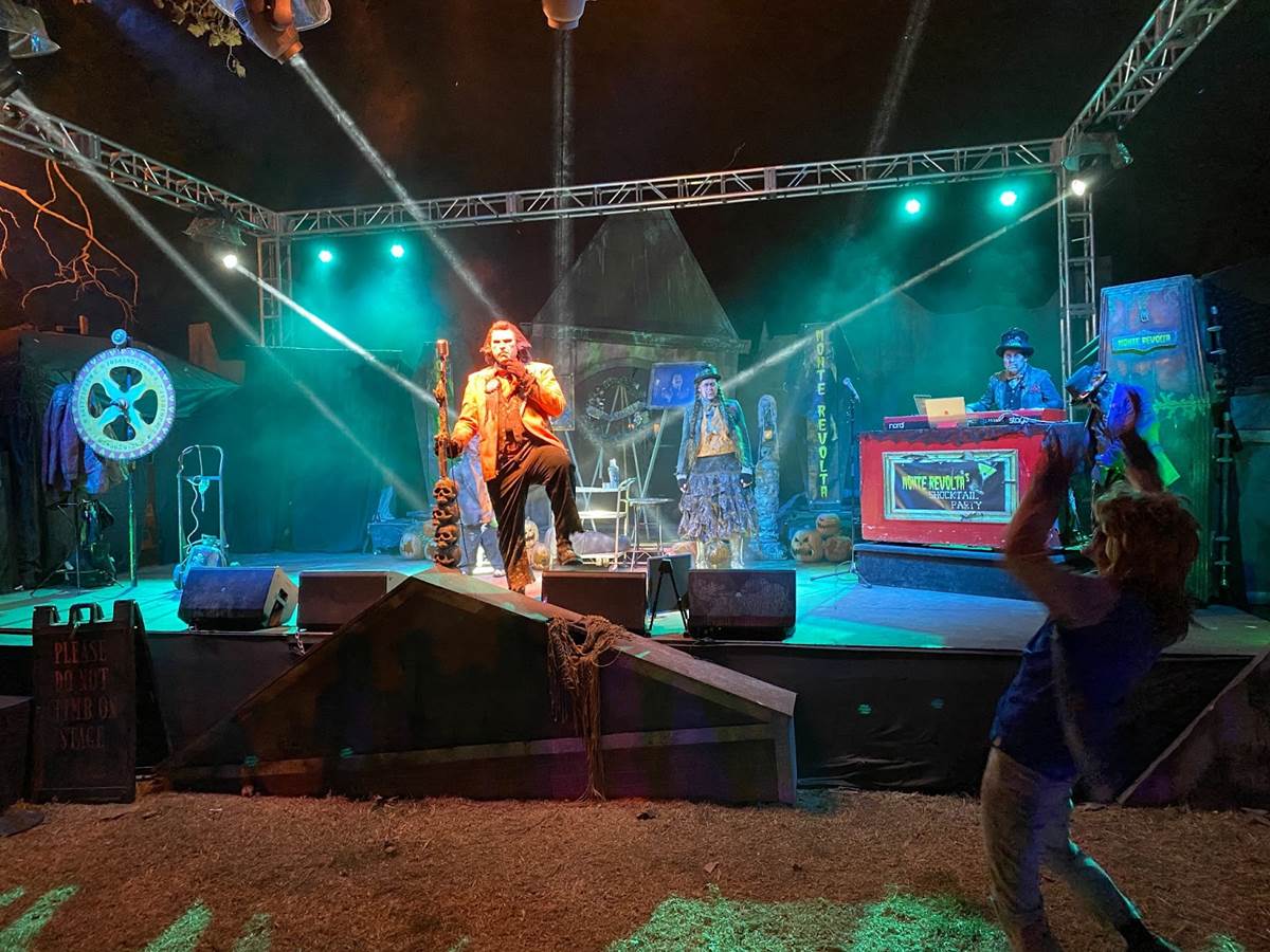 Event Recap: Los Angeles Haunted Hayride 2022 Combines Scary Mazes with ...
