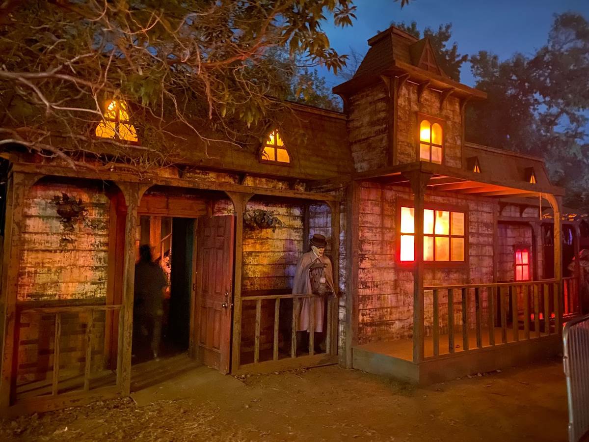 Event Recap: Los Angeles Haunted Hayride 2022 Combines Scary Mazes with ...