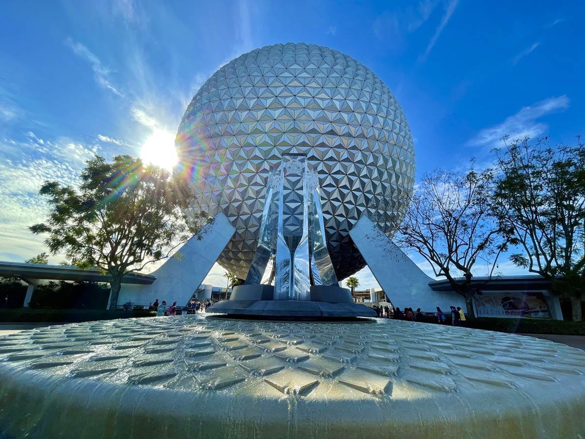 Vintage EPCOT: Classic Icons of Future World - LaughingPlace.com