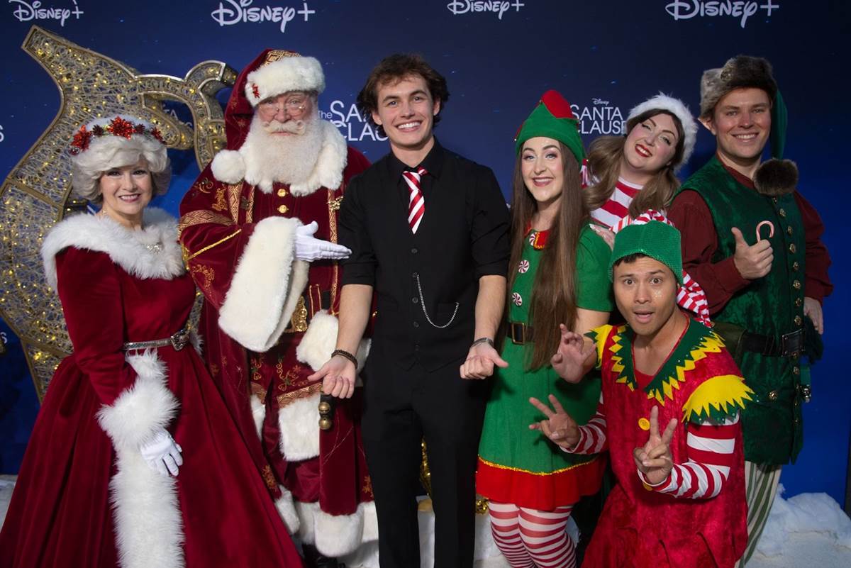 Stars of "The Santa Clauses" Celebrate with a White Carpet Premiere at ...