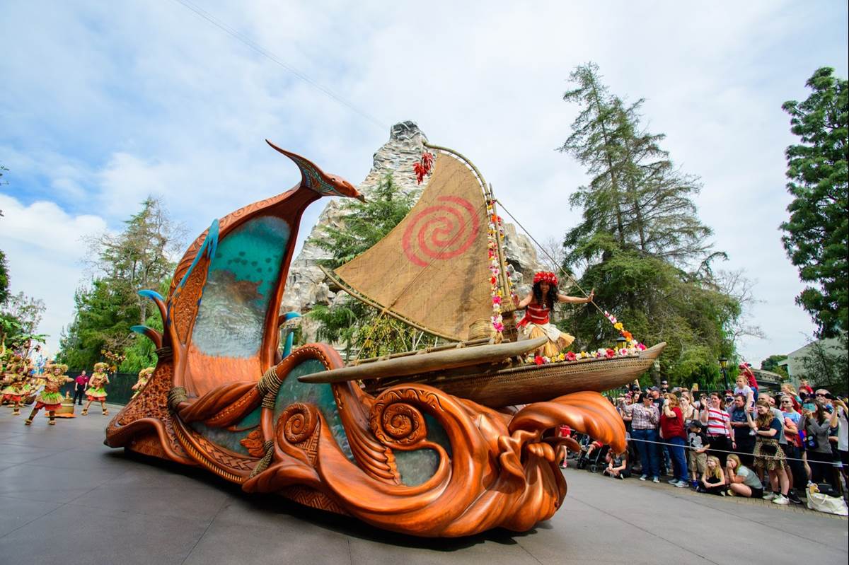 Magic Happens Parade Officially Returning to Disneyland on February ...