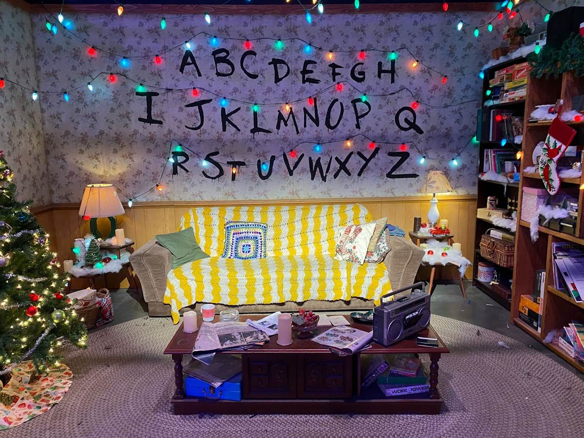 Immersive Review - "Stranger Things: The Experience" Invites Attendees ...