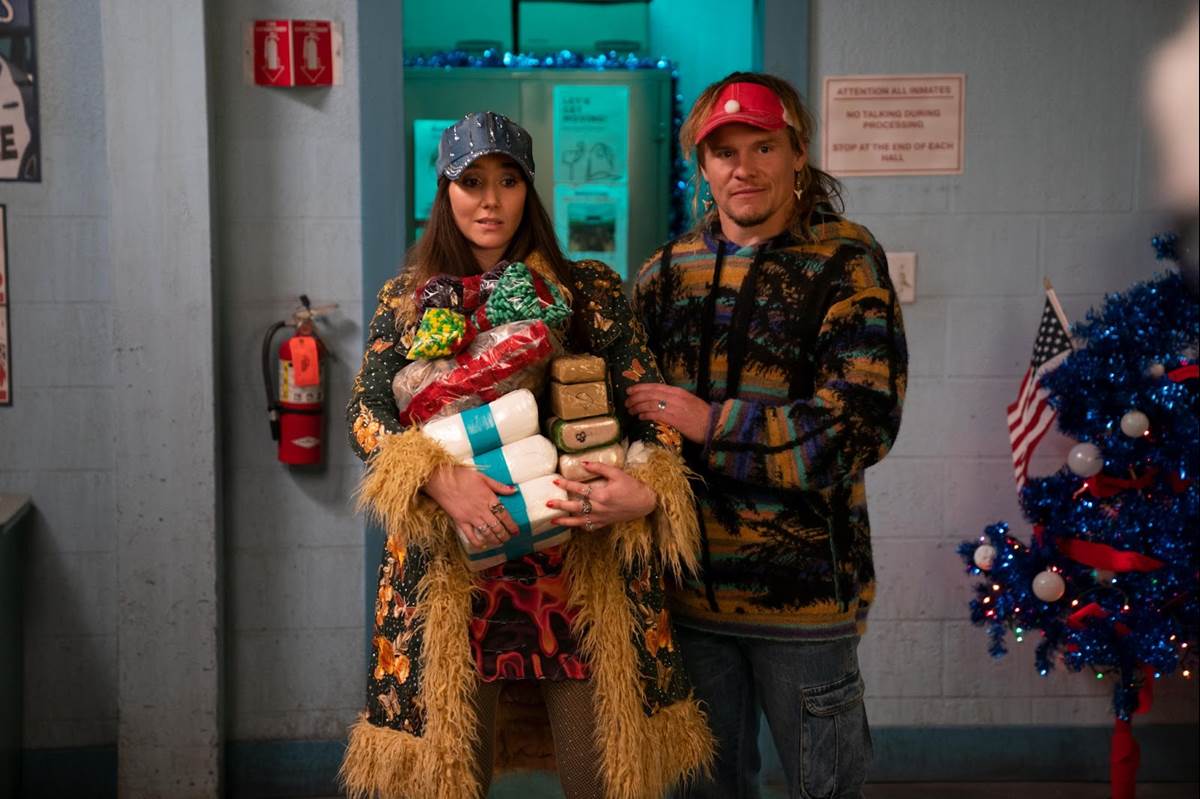 Movie Review: Hulu Brings Adults-Only Cheer to the Holiday Season with ...