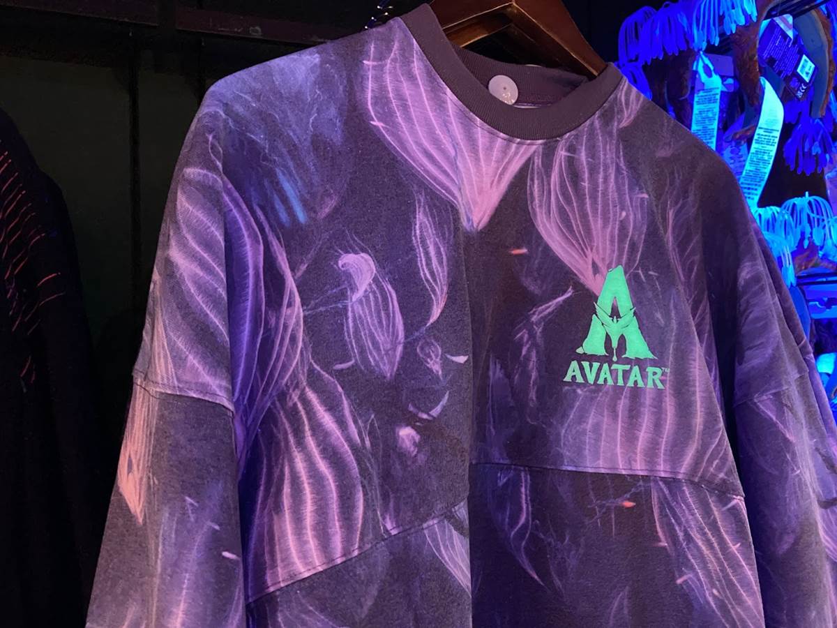 Photos: Holiday Decorations and New Merchandise Arrives at Pandora ...