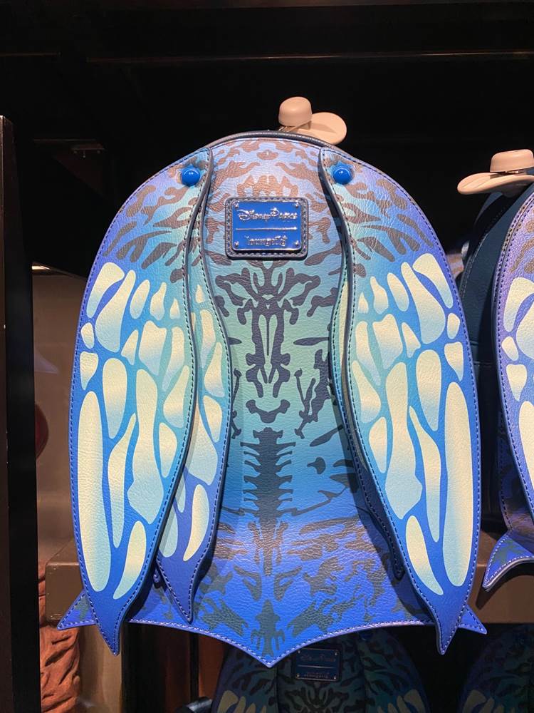 Photos: Holiday Decorations and New Merchandise Arrives at Pandora ...