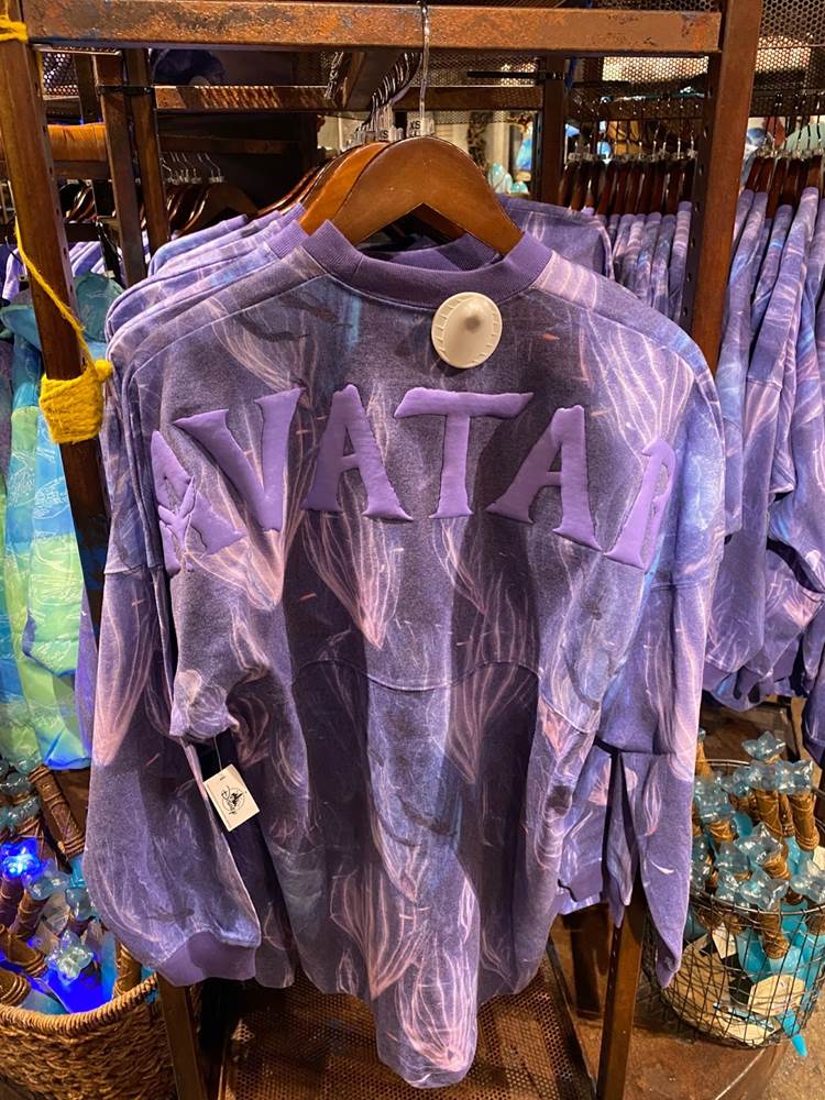 Photos: Holiday Decorations and New Merchandise Arrives at Pandora ...