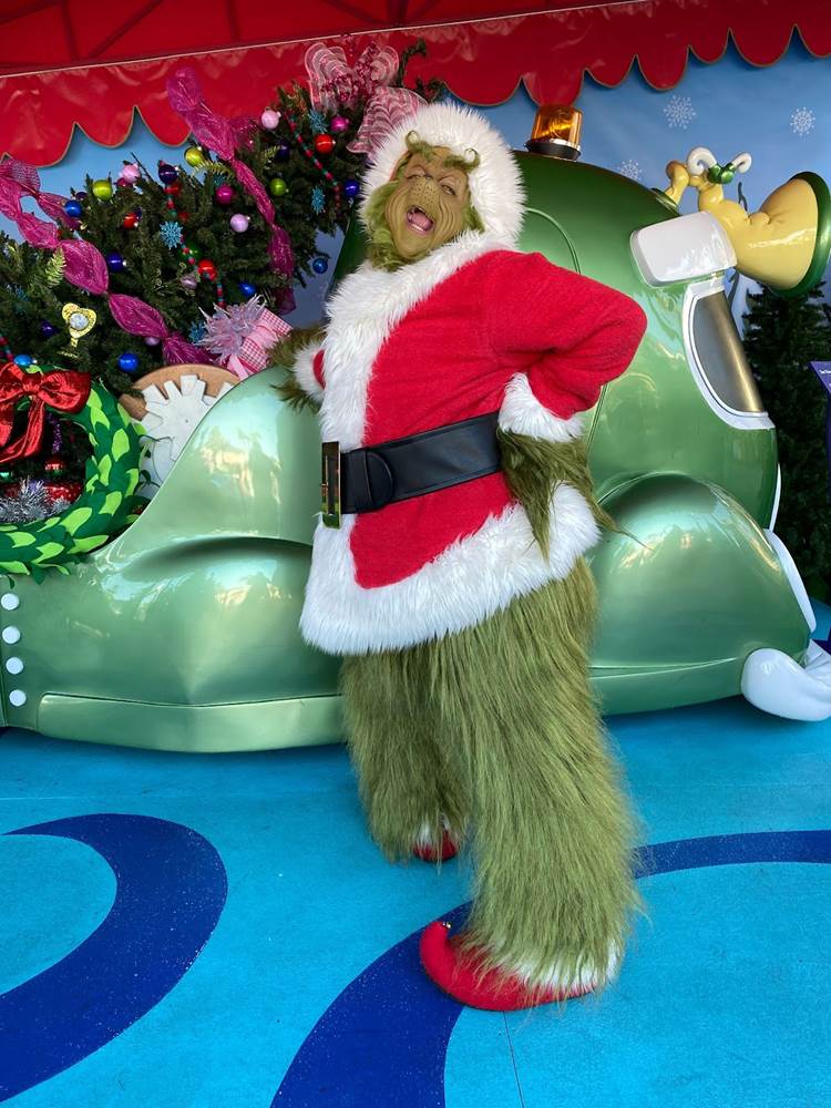 Video / Photos: Grinchmas 2022 Brings The Grinch, Whos, and Shows to ...