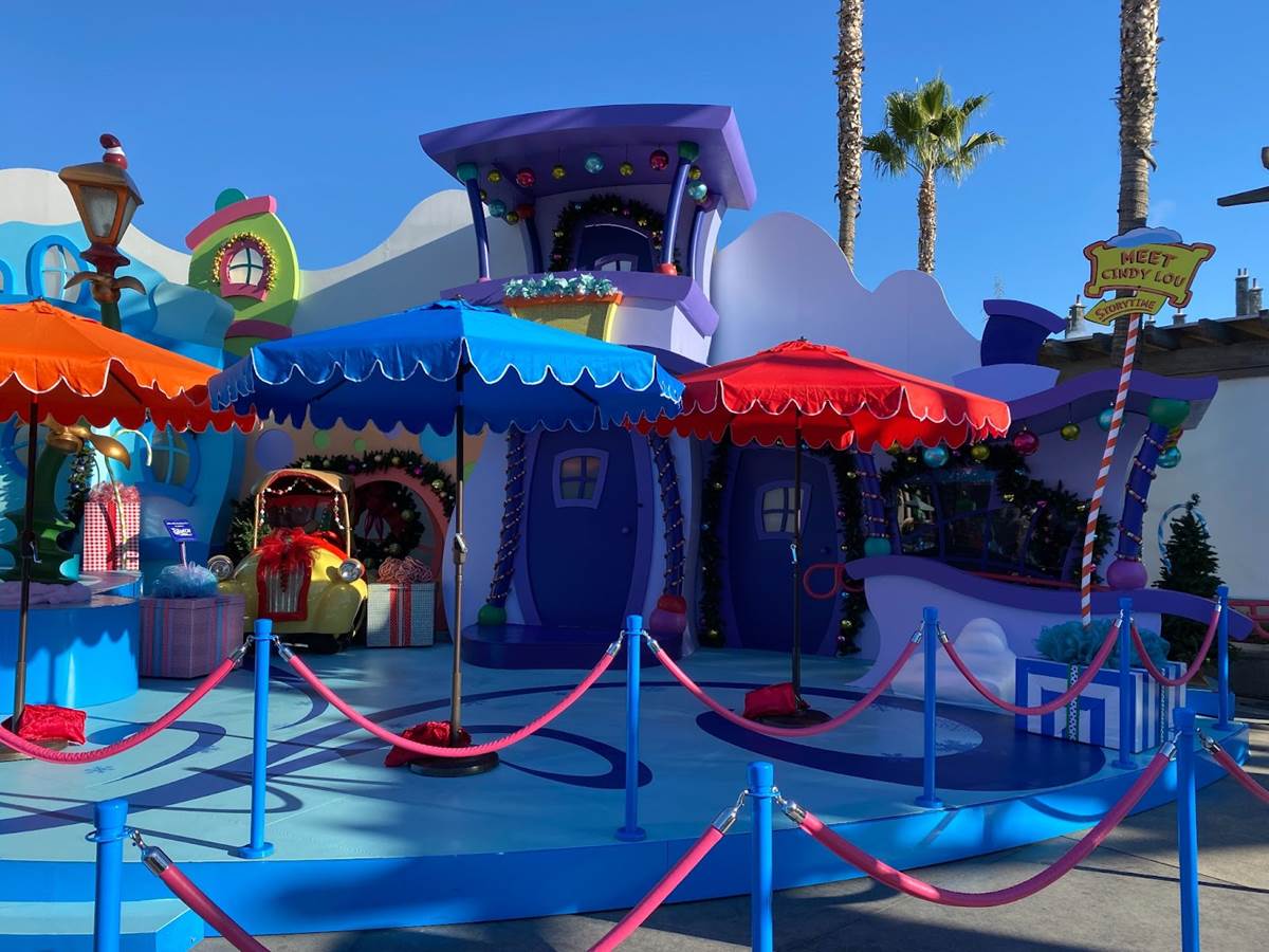 Video / Photos: Grinchmas 2022 Brings The Grinch, Whos, and Shows to ...