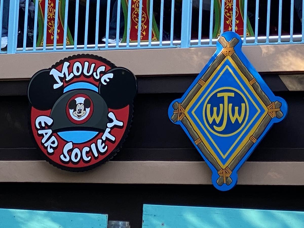 Mickey's Toontown Sign Returns With Animated Population Counter And New ...