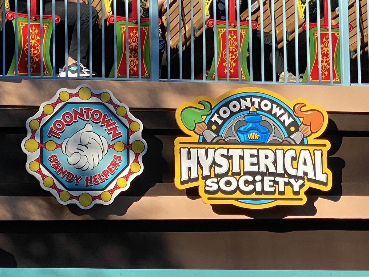 Mickey's Toontown Sign Returns With Animated Population Counter And New ...