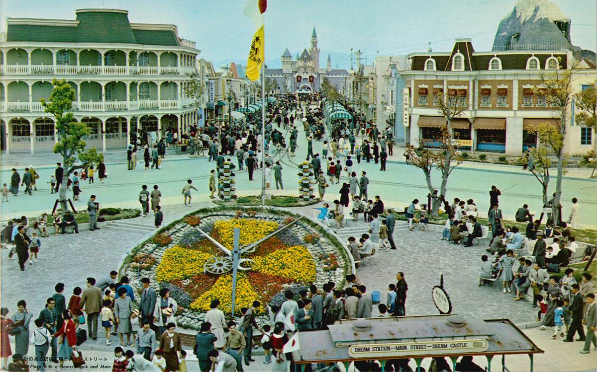 New Side By Side Comparison Reminds Fans How Similar Nara Dreamland Was ...