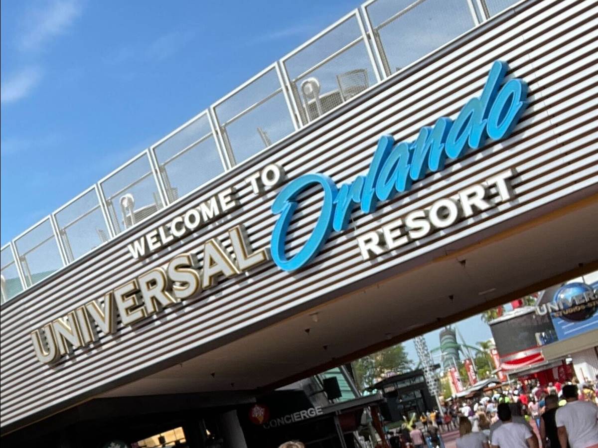 Photos: New "Welcome to Universal Orlando" Sign Installed at Universal ...