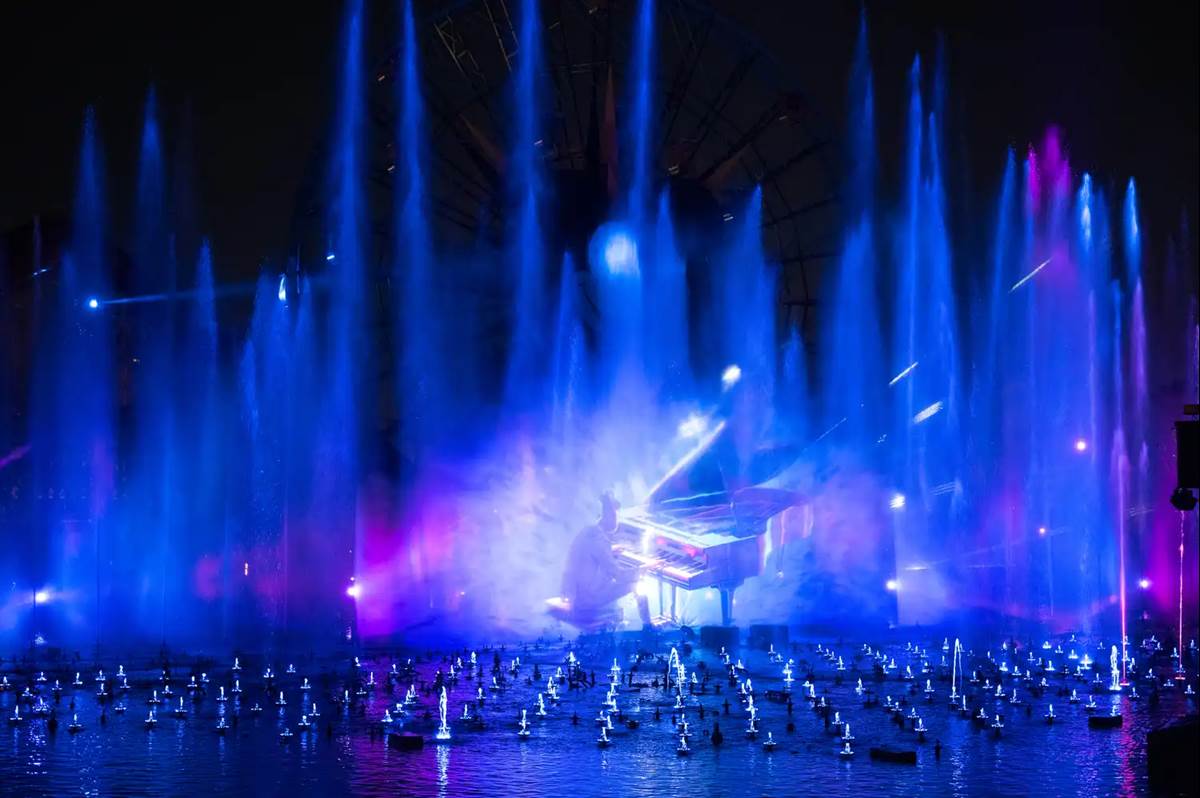 Video: World Of Color - ONE Debuts For Cast Members and Media Preview ...