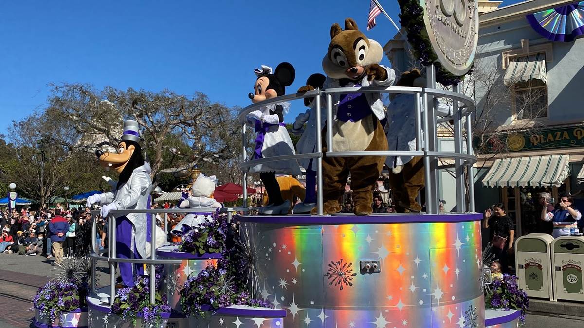 Photos / Video: Disney100 Cavalcade Debuts at Disneyland ...