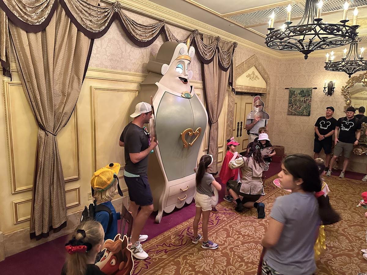 Photos/Video: Enchanted Tales With Belle Returns To Magic Kingdom - LaughingPlace.com