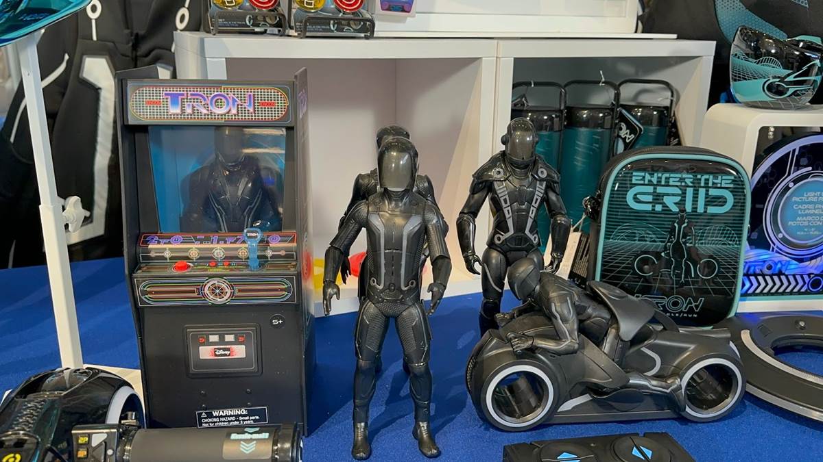 The TRON Identity Program Coming to the Newly Refurbished Tomorrowland ...