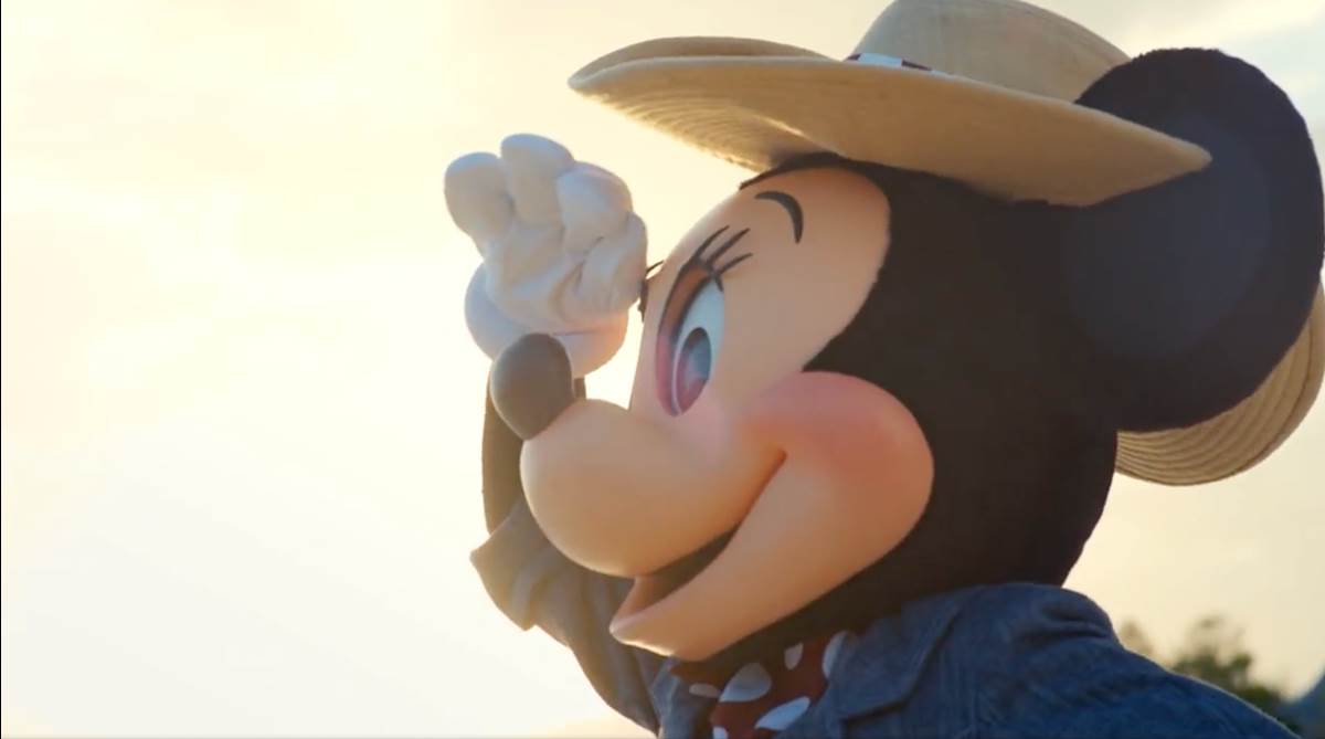 Captain Minnie Mouse Continues Her Adventures Seeking The Disney ...