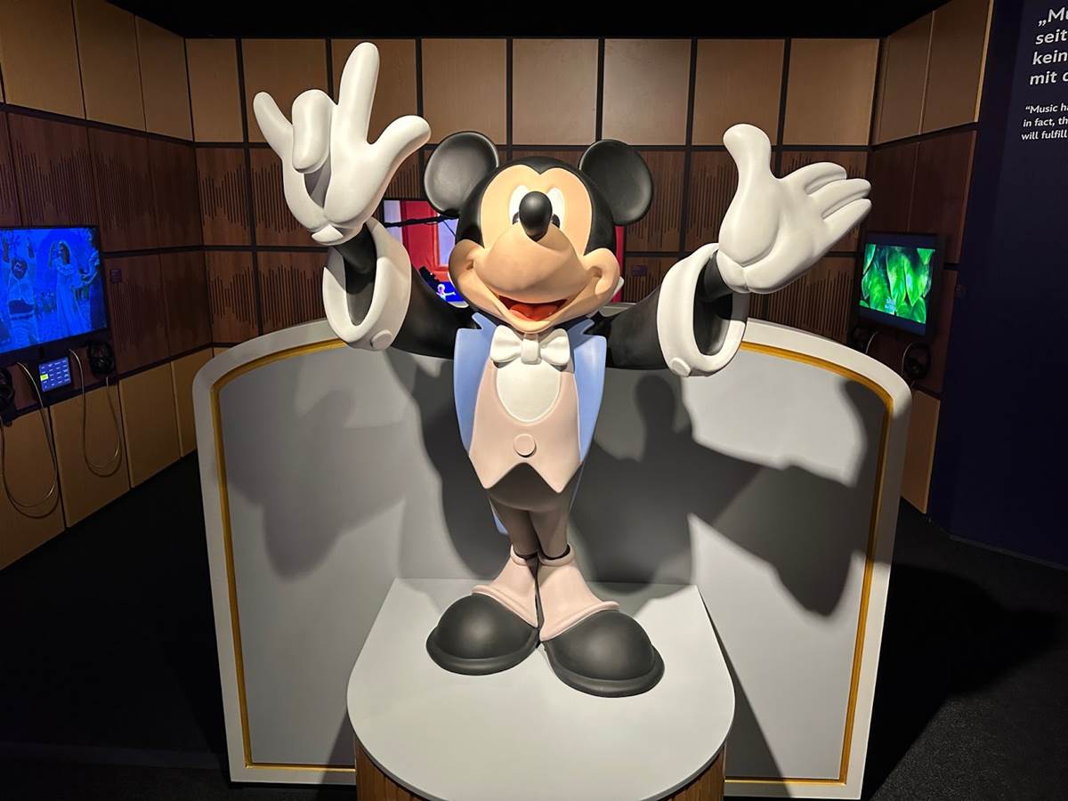 Photos – Disney100: The Exhibition Debuts in Munich, Germany - LaughingPlace.com