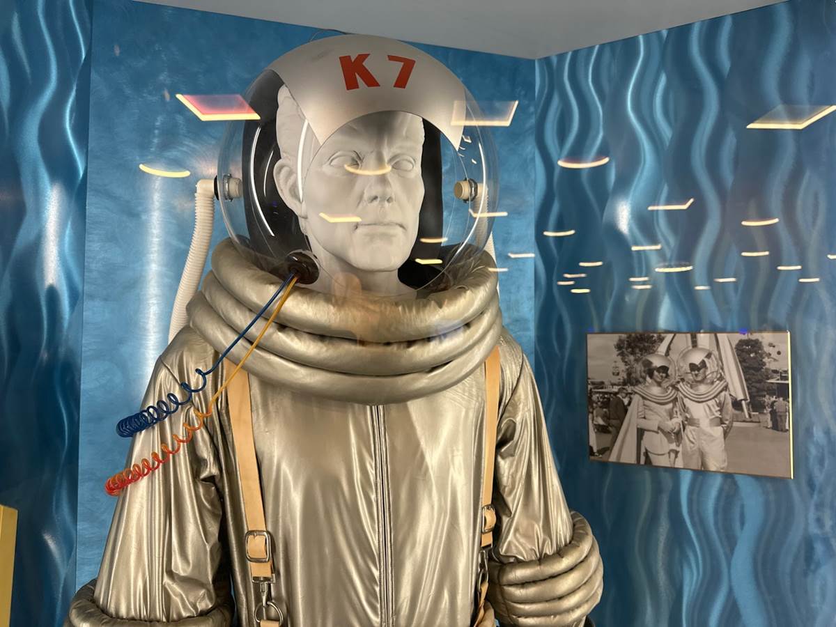 Photos / Video: Star View Station Disney Vacation Club Member Lounge ...