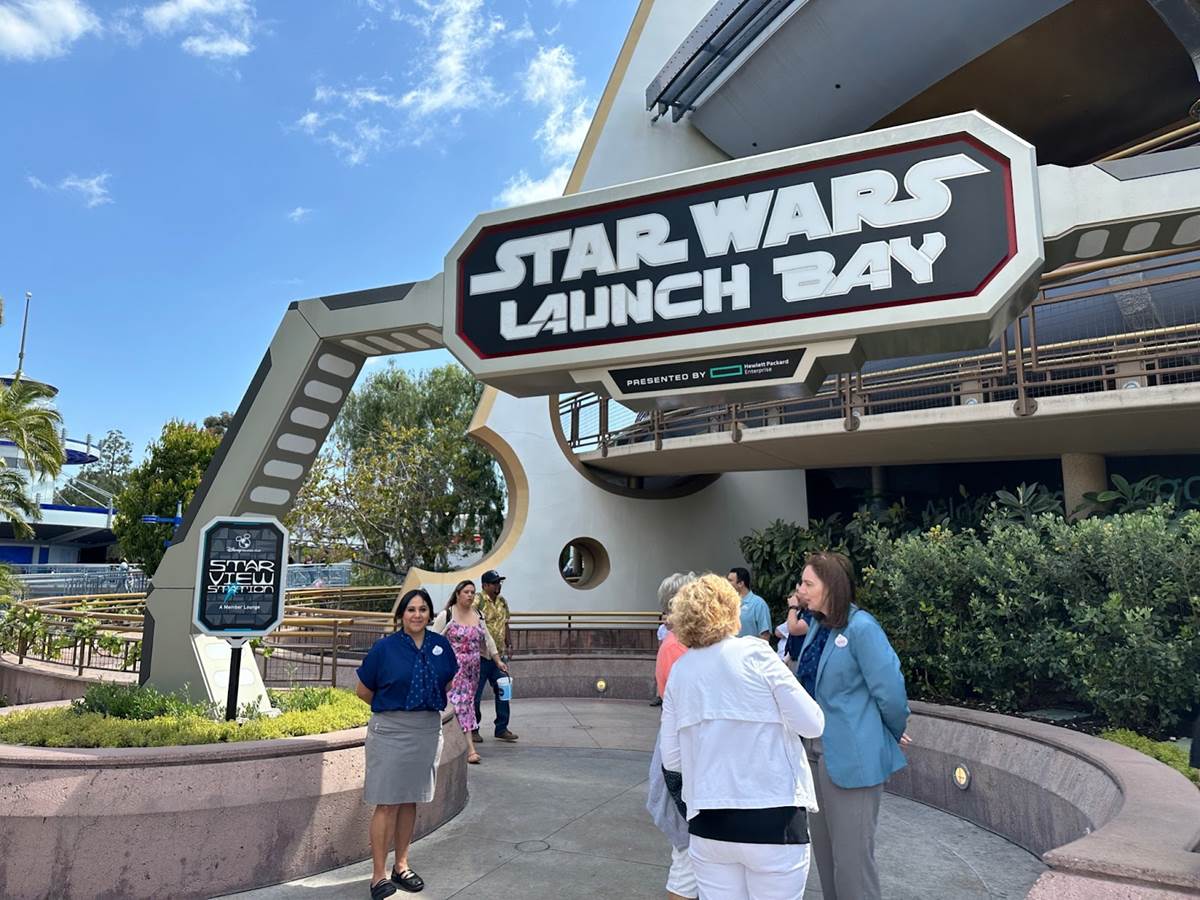 Photos / Video: Star View Station Disney Vacation Club Member Lounge ...