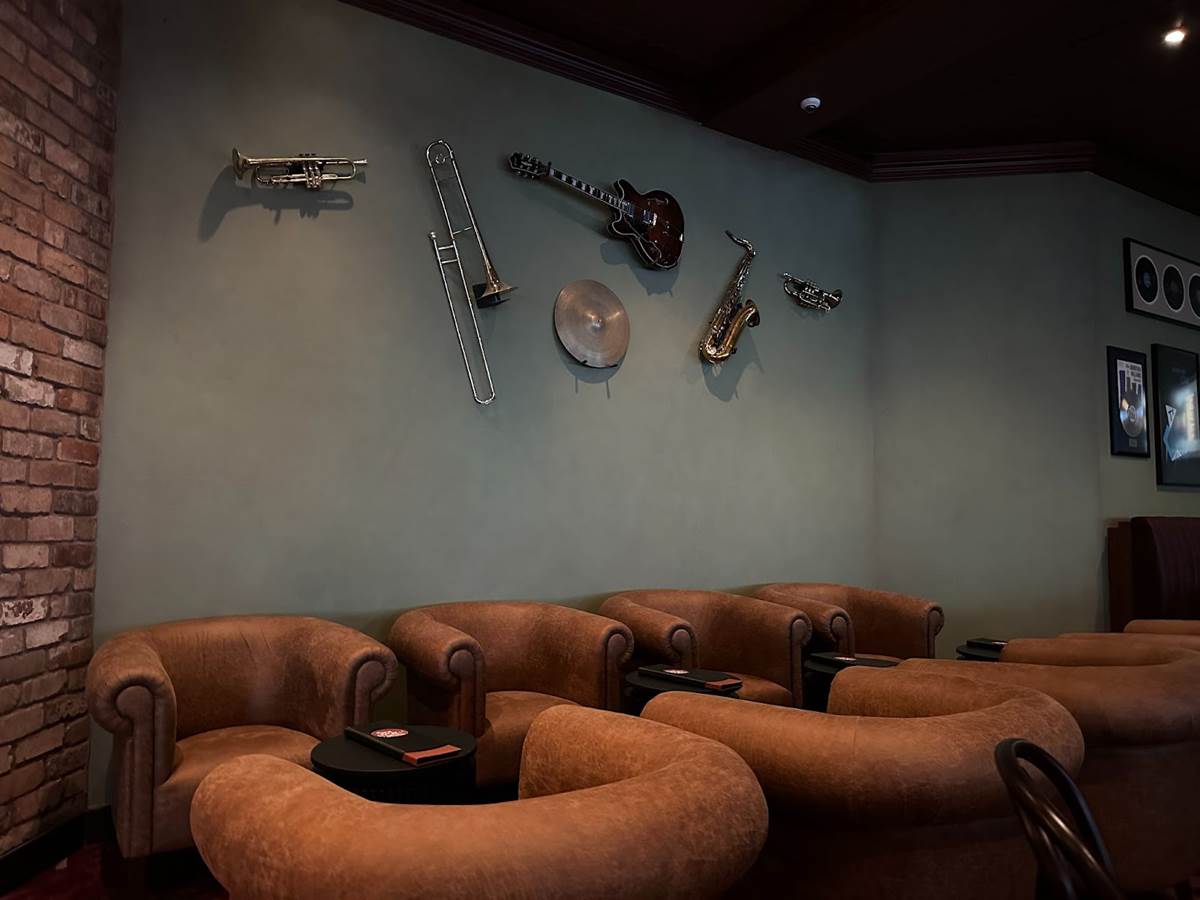 Photos: "Soul Cat Lounge" Aboard the Disney Magic is Full of Details ...