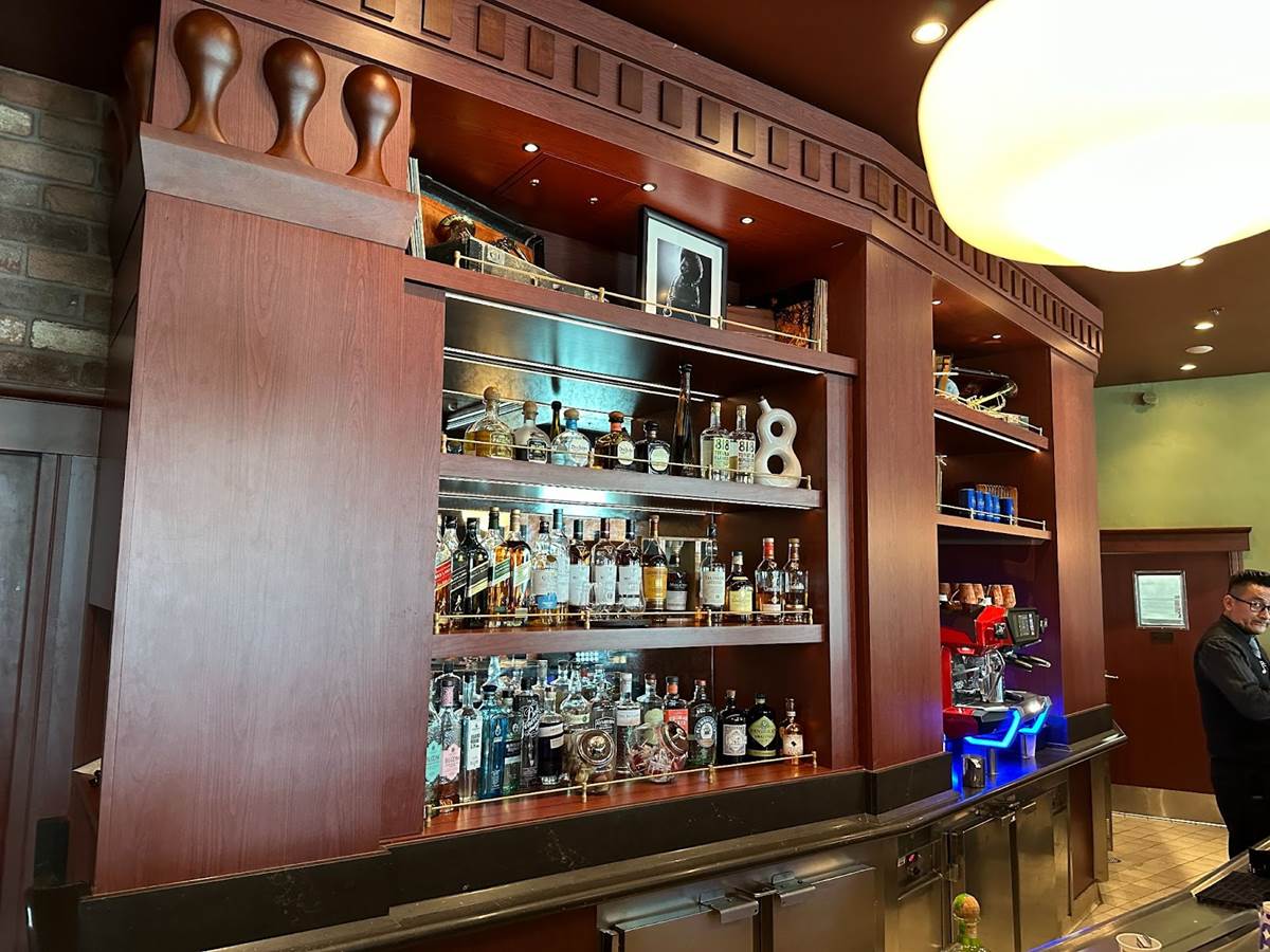 Photos: "Soul Cat Lounge" Aboard the Disney Magic is Full of Details ...