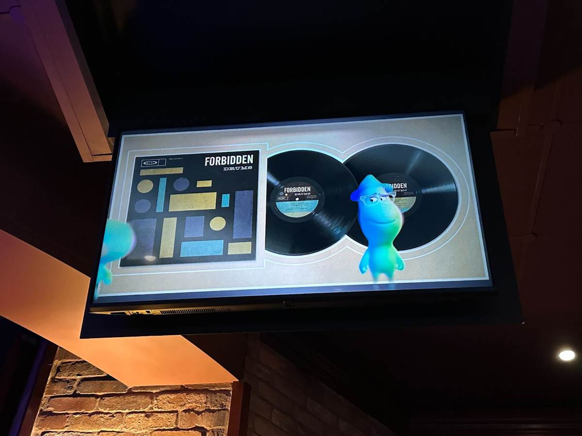 Photos: "Soul Cat Lounge" Aboard the Disney Magic is Full of Details ...