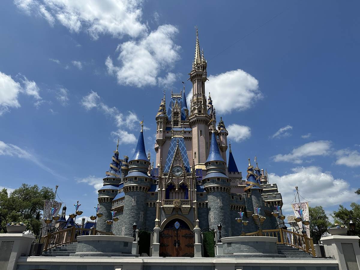 Photos: Bulk Of 50th Decor Now Removed From Cinderella Castle At Walt ...