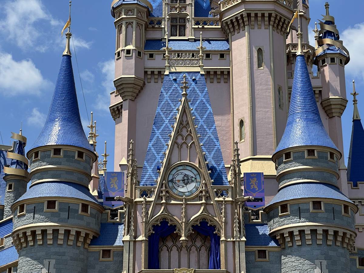 Photos: Bulk Of 50th Decor Now Removed From Cinderella Castle At Walt ...