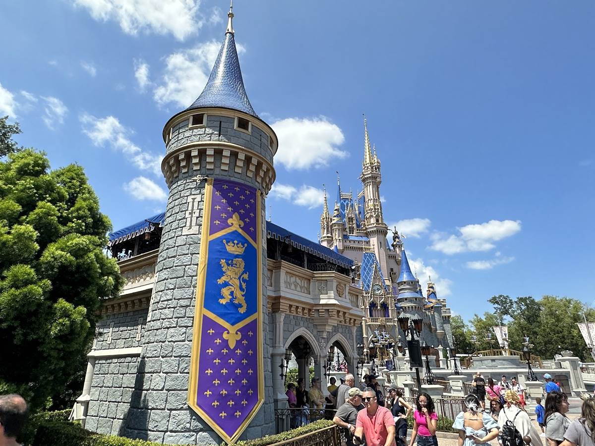 Photos: Bulk Of 50th Decor Now Removed From Cinderella Castle At Walt ...