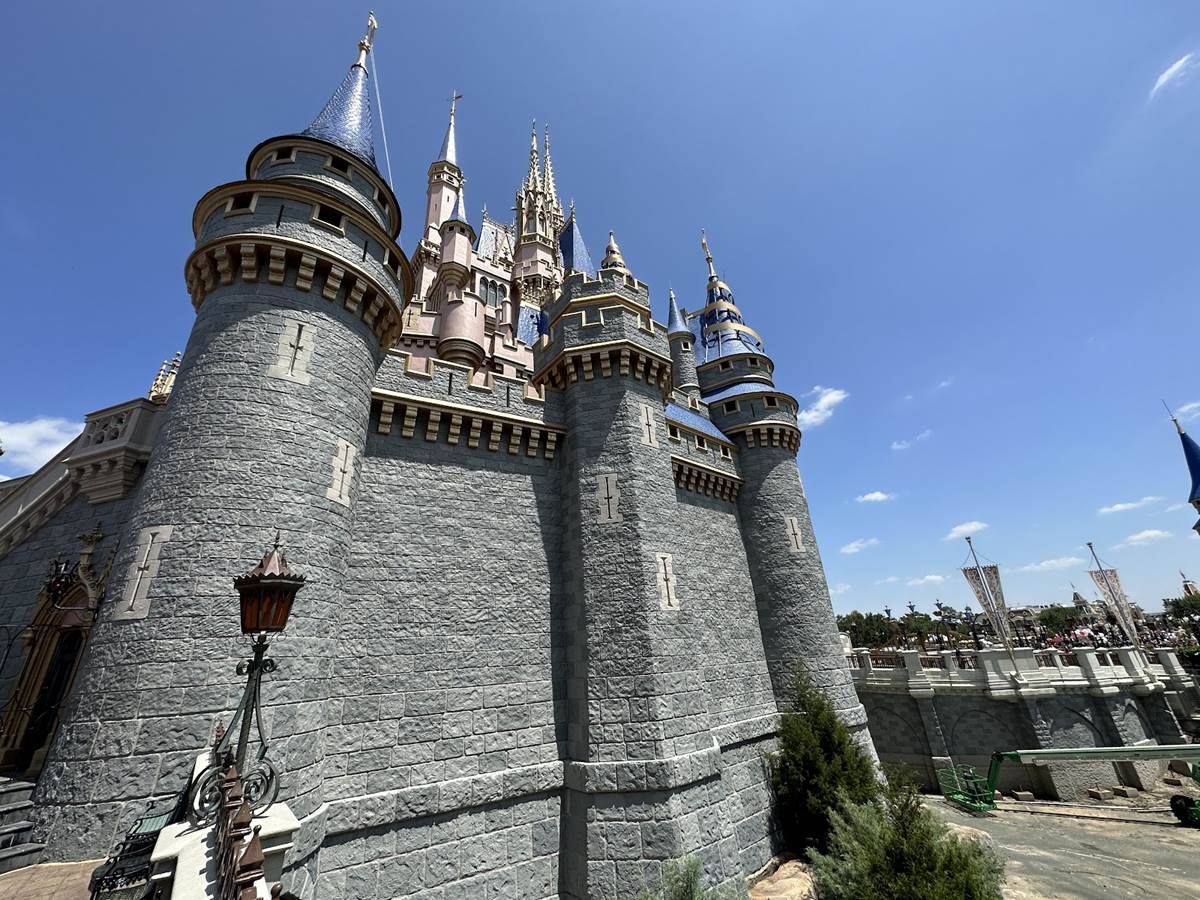 Photos: Bulk Of 50th Decor Now Removed From Cinderella Castle At Walt ...