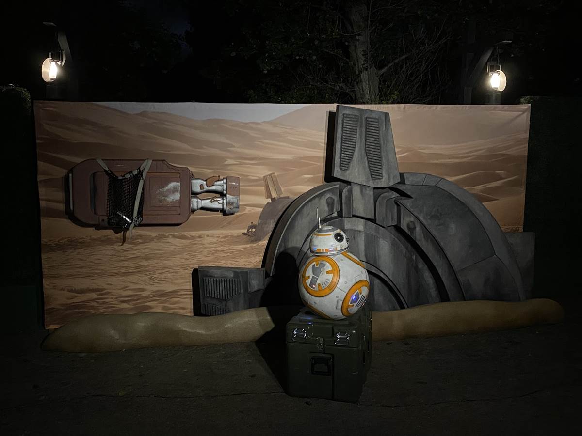 Photos/Videos: Disneyland After Dark: Star Wars Nite - LaughingPlace.com