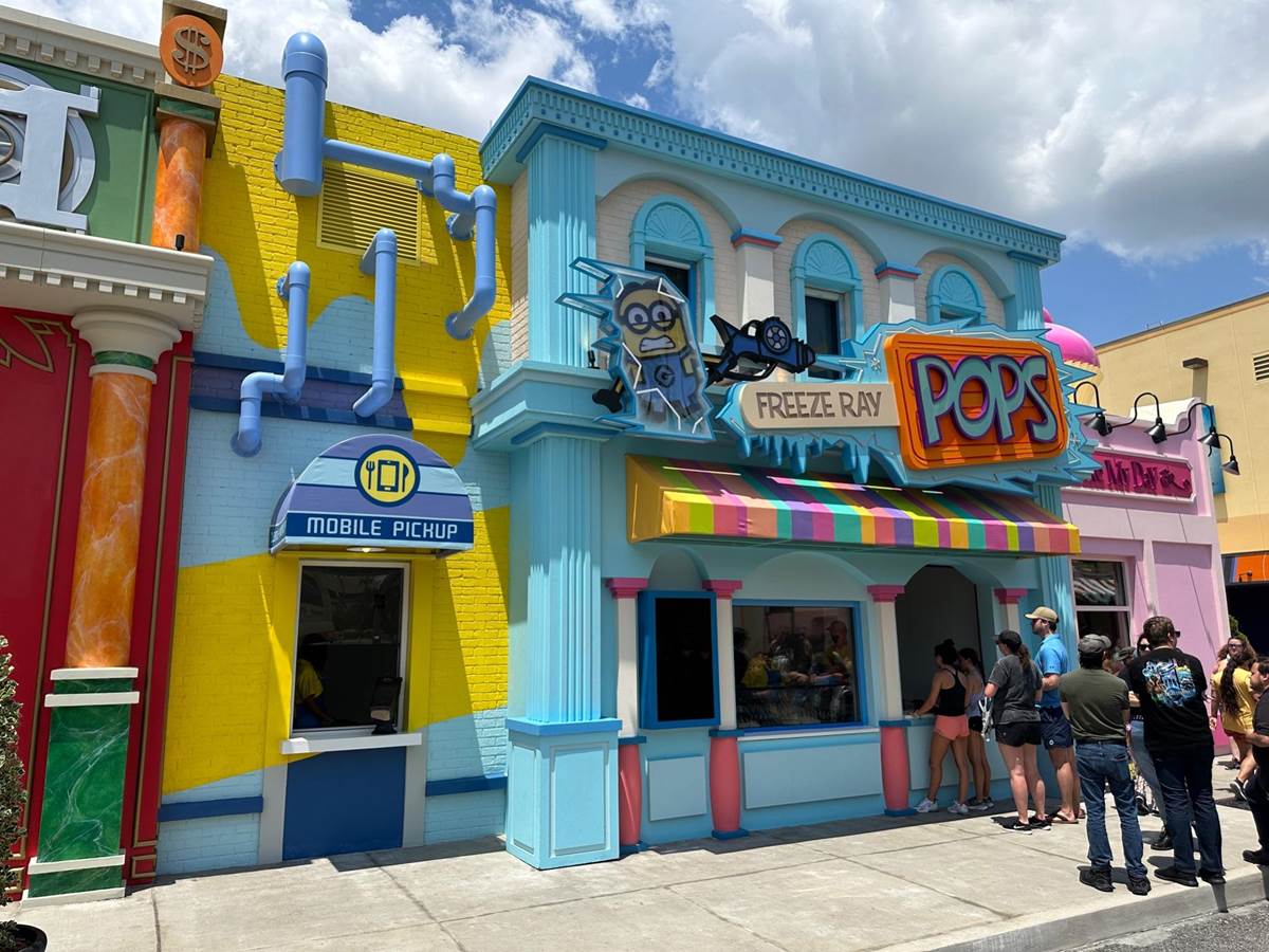 Photos: Minion Cafe and More Soft Open at Universal Studios Florida's ...