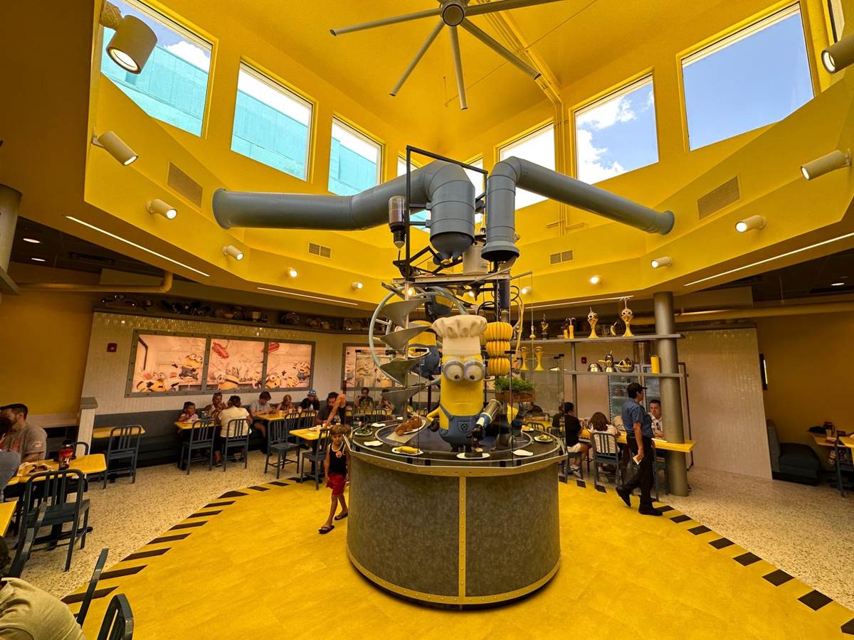 Photos: Minion Cafe and More Soft Open at Universal Studios Florida's ...