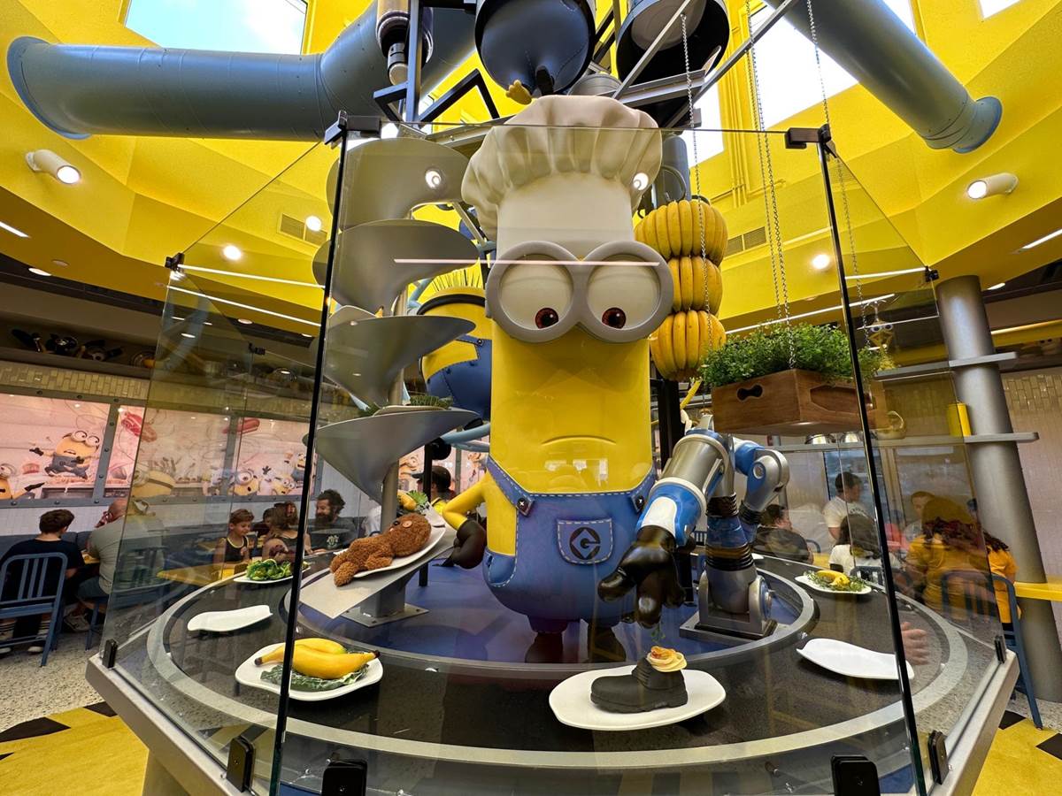Photos: Minion Cafe and More Soft Open at Universal Studios Florida's ...
