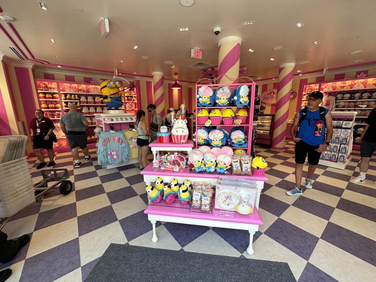 Photos: Minion Cafe and More Soft Open at Universal Studios Florida's ...