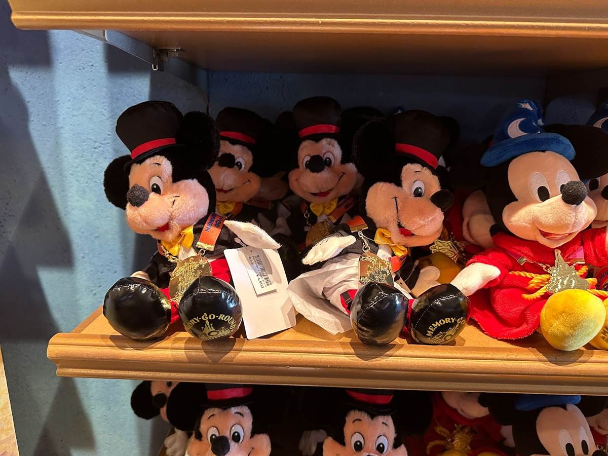 A Look at Some Current Tokyo Disney Resort Merchandise Offerings ...