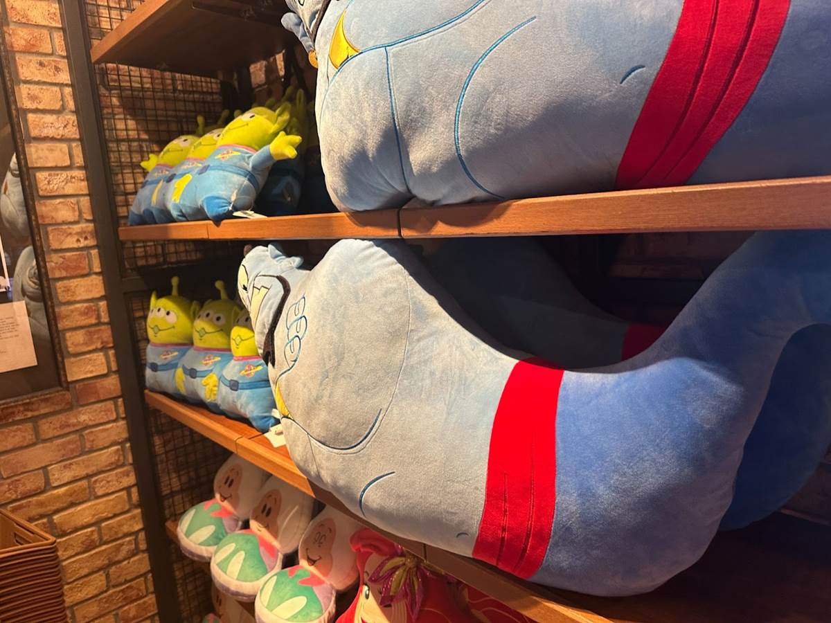 A Look at Some Current Tokyo Disney Resort Merchandise Offerings ...