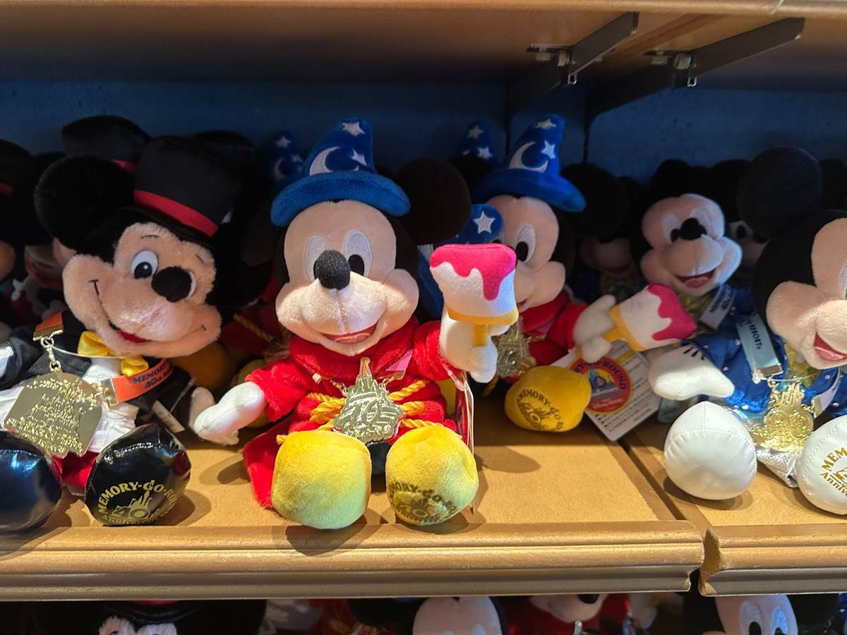 A Look at Some Current Tokyo Disney Resort Merchandise Offerings ...