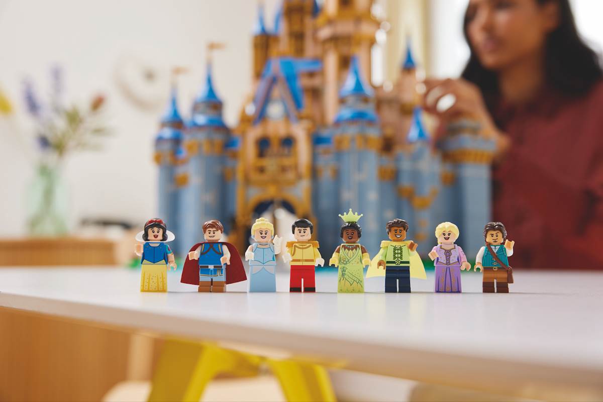 Brand-New LEGO Cinderella Castle Set Unveiled for Disney100 ...