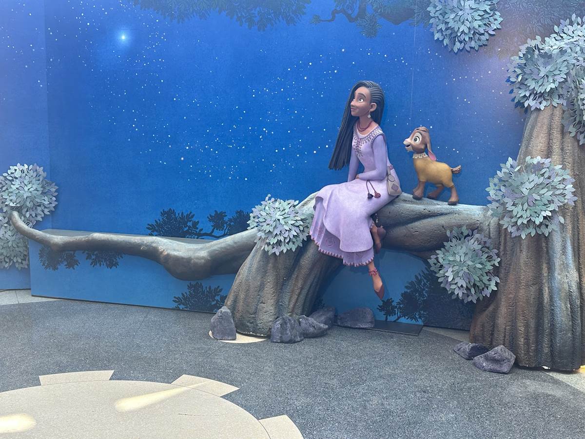 Disney Parks Around the Globe Treats Adventurers To Art From "Wish" At ...