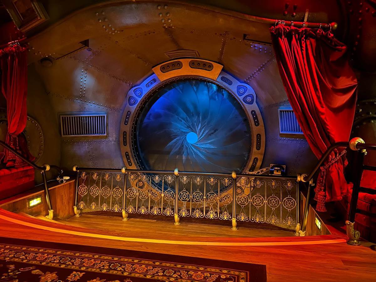 Extinct Attractions - Mickey's Magic Book - LaughingPlace.com