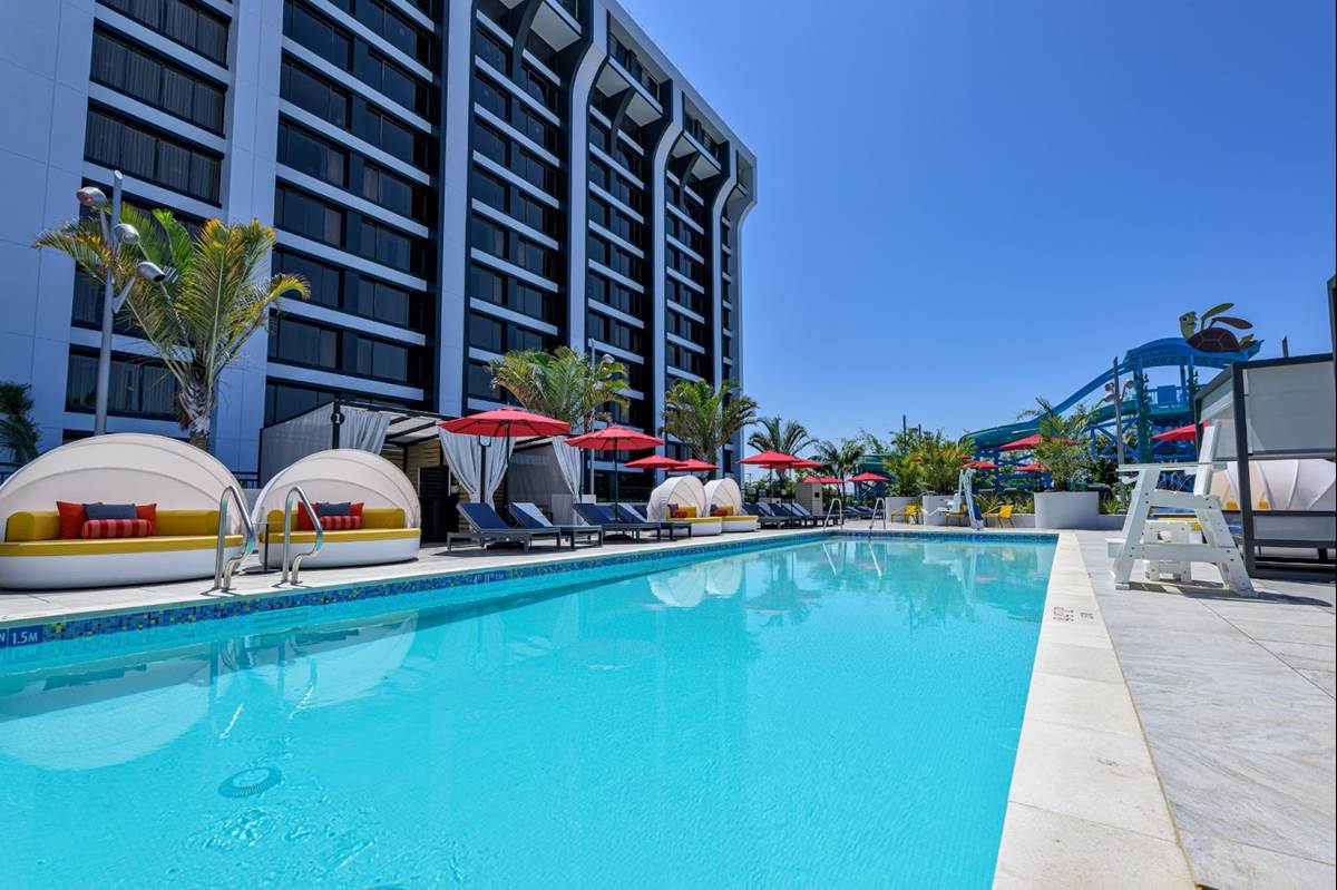 New "Finding Nemo" Themed Pool Area Ready For Guests As Disneyland's ...
