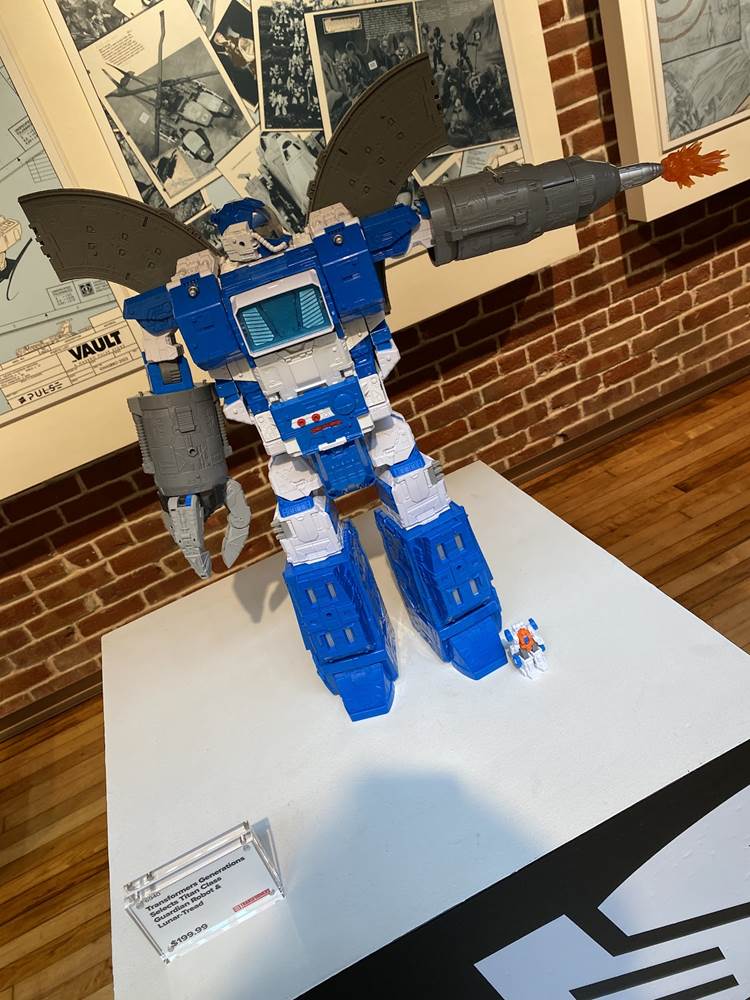 Photos: Checking Out The VAULT: A Hasbro Pulse Store at San Diego Comic ...