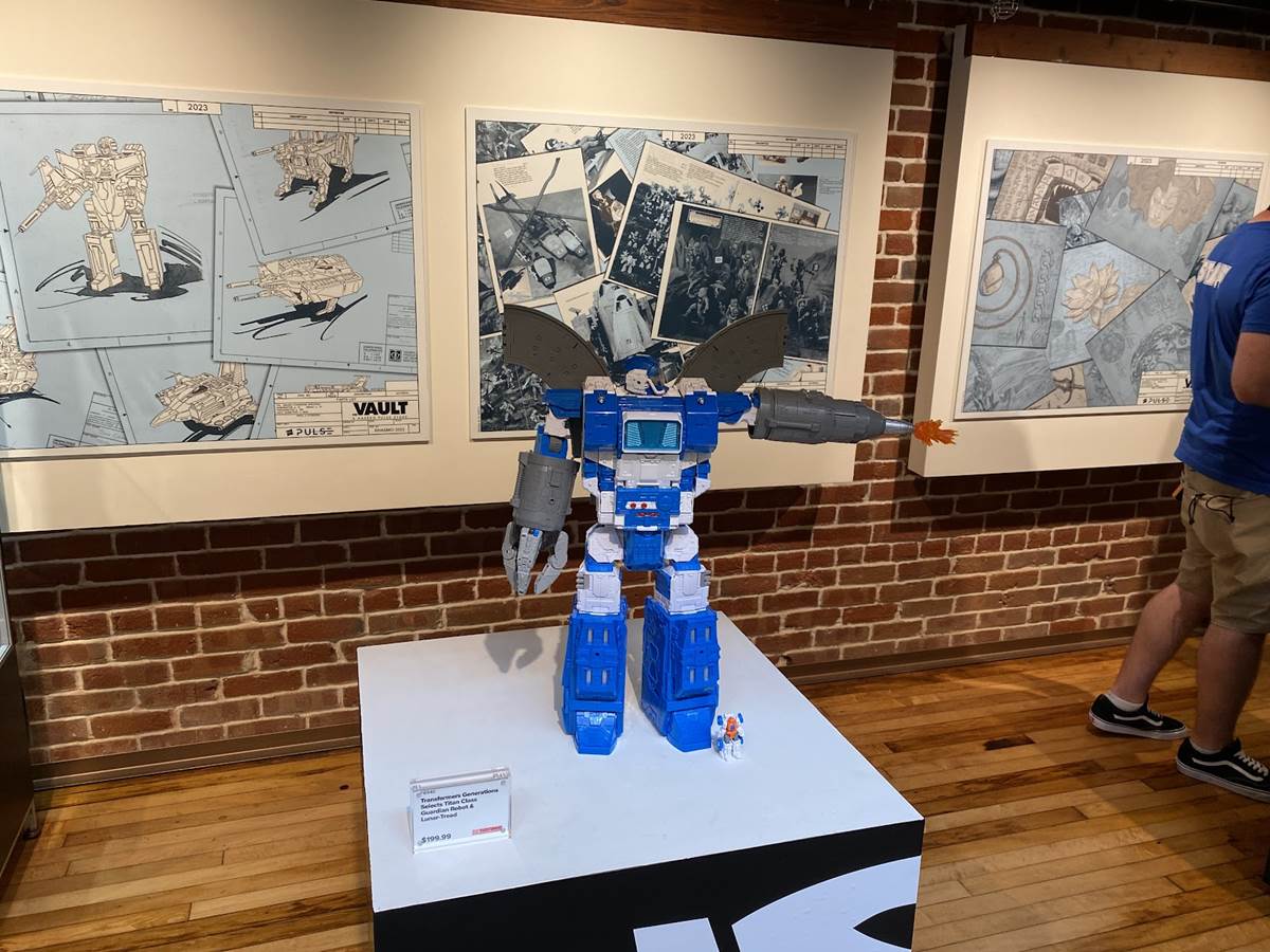 Photos: Checking Out The VAULT: A Hasbro Pulse Store at San Diego Comic ...