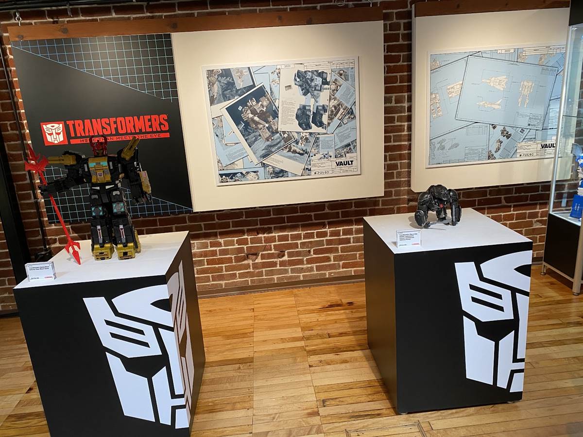 Photos: Checking Out The VAULT: A Hasbro Pulse Store at San Diego Comic ...